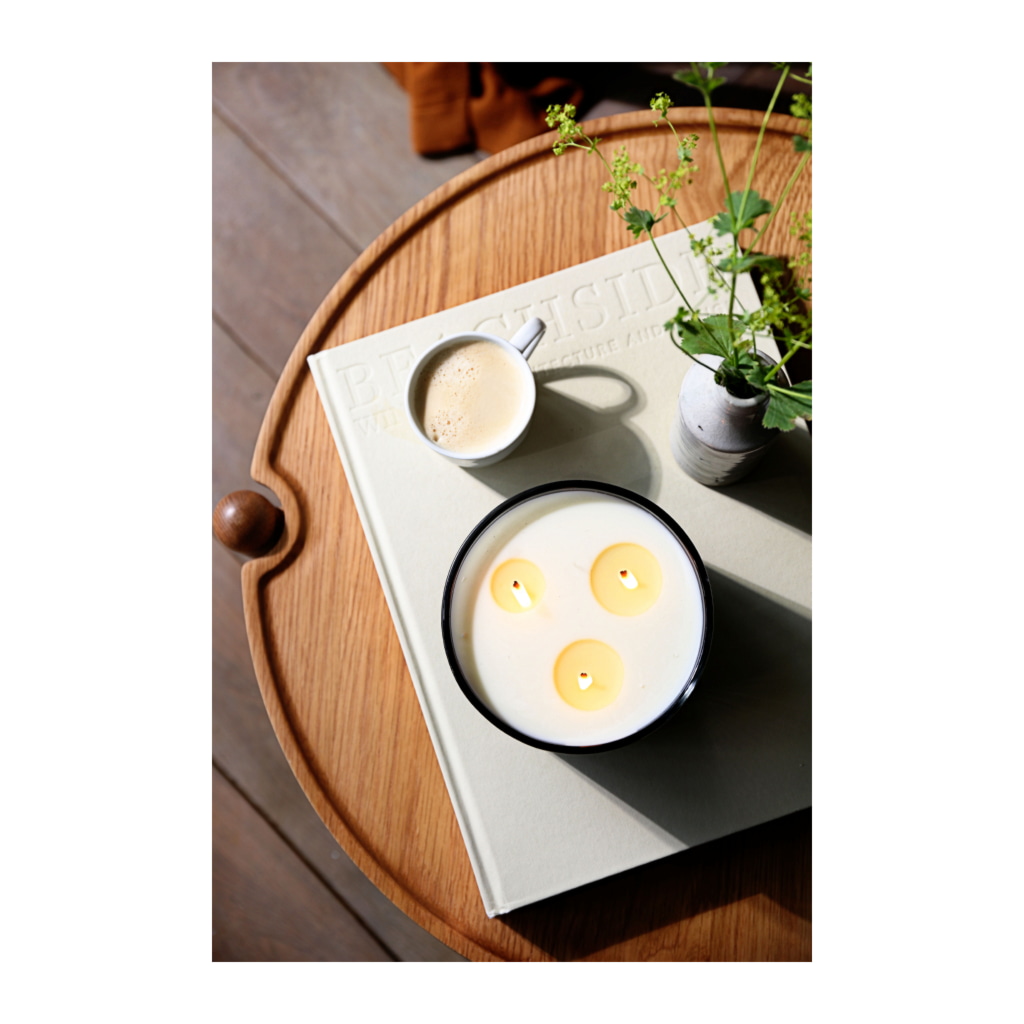 Ljus med Trälock 3 vekar, French Linen Water - Önska